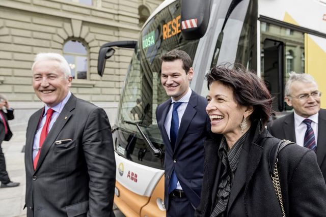 Genève drague à Berne avec son trolleybus sans fil | Tribune de Genève