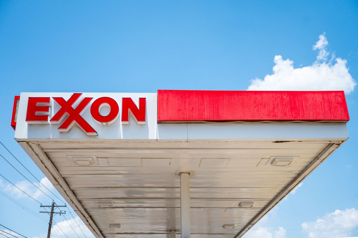 La Californie poursuit ExxonMobil pour son rôle dans la pollution ...