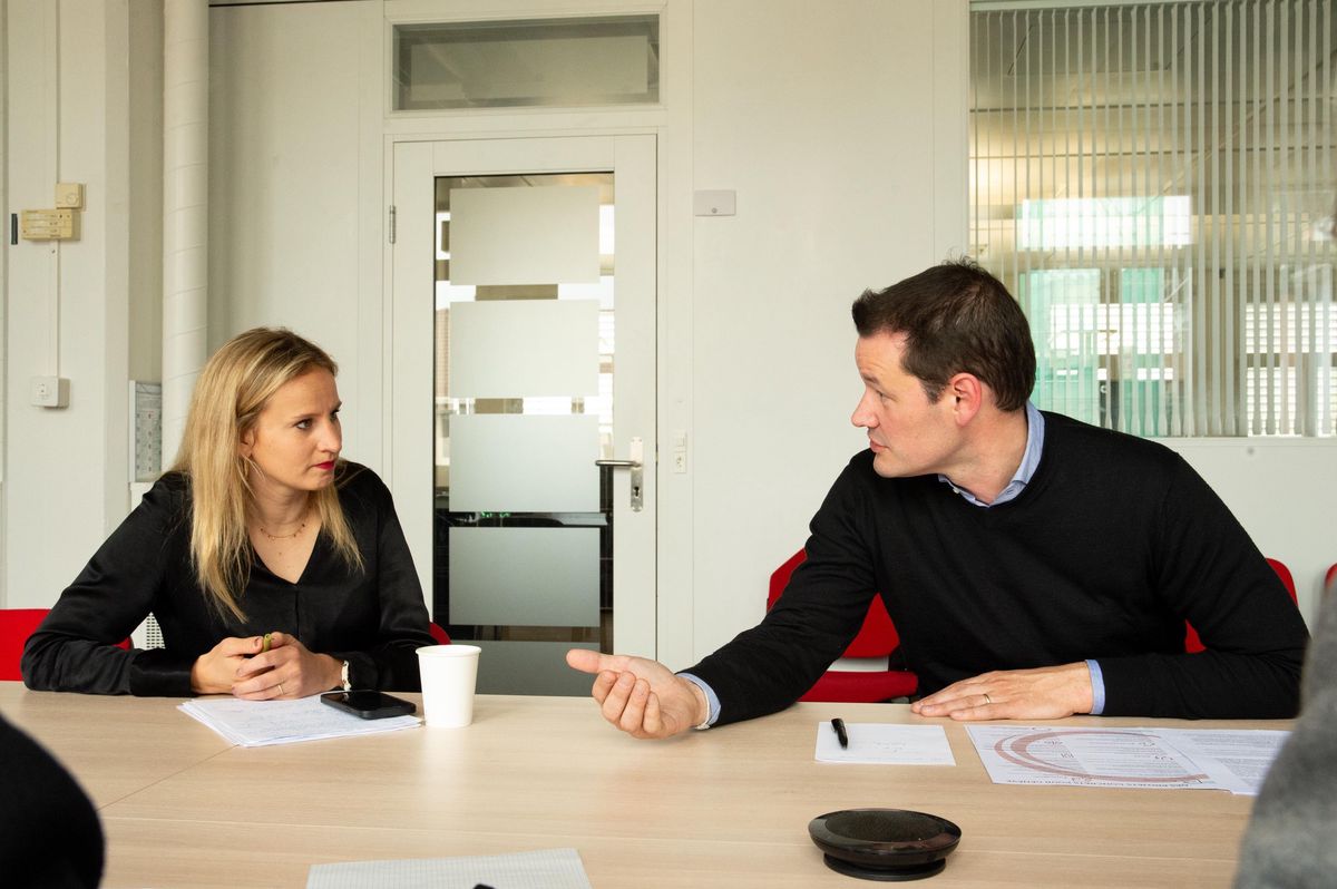 Débats électoraux (5/5): Pierre Maudet et Delphine Bachmann, un débat ...