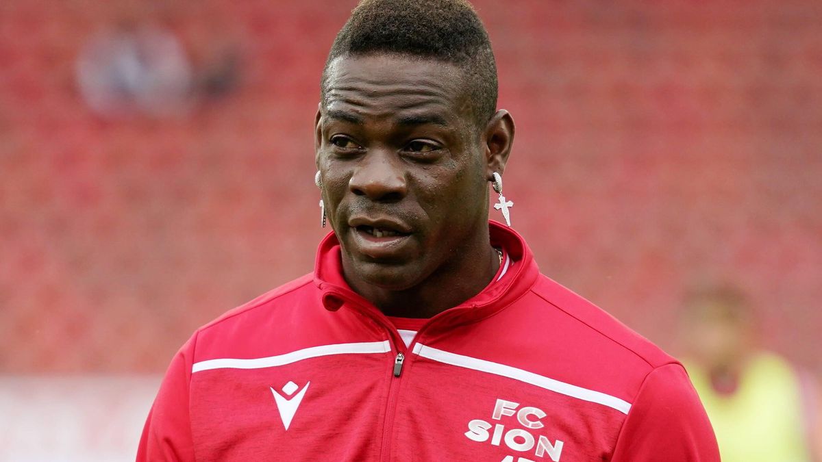 Football: Balotelli prend deux matches pour son doigt d’honneur - Le Matin