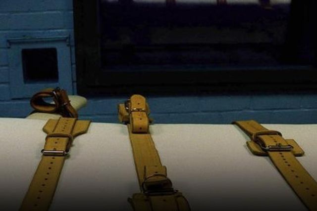 Un détenu avoue son crime sur la table d'exécution | 24 heures