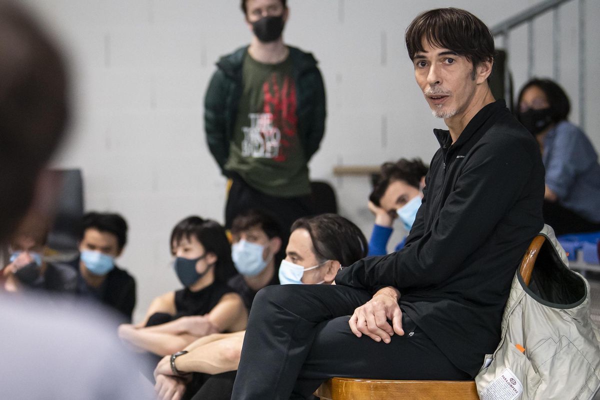 Gil Roman dans la tourmente - Sept clés de lecture dans la crise du ...