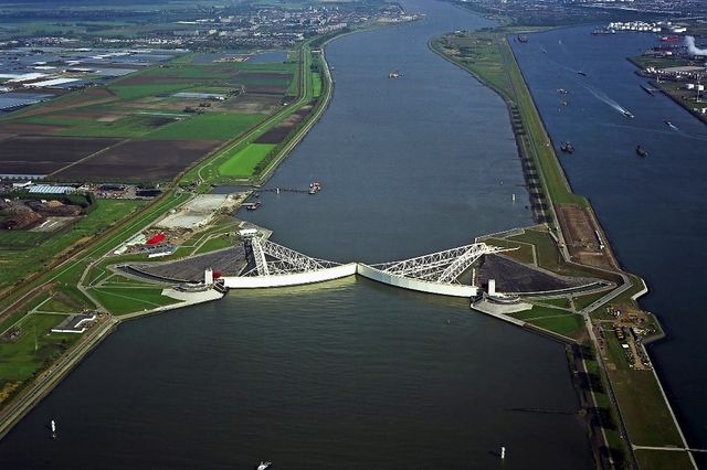 Les pieds dans l’eau, Rotterdam attend le grand déluge | Tribune de Genève