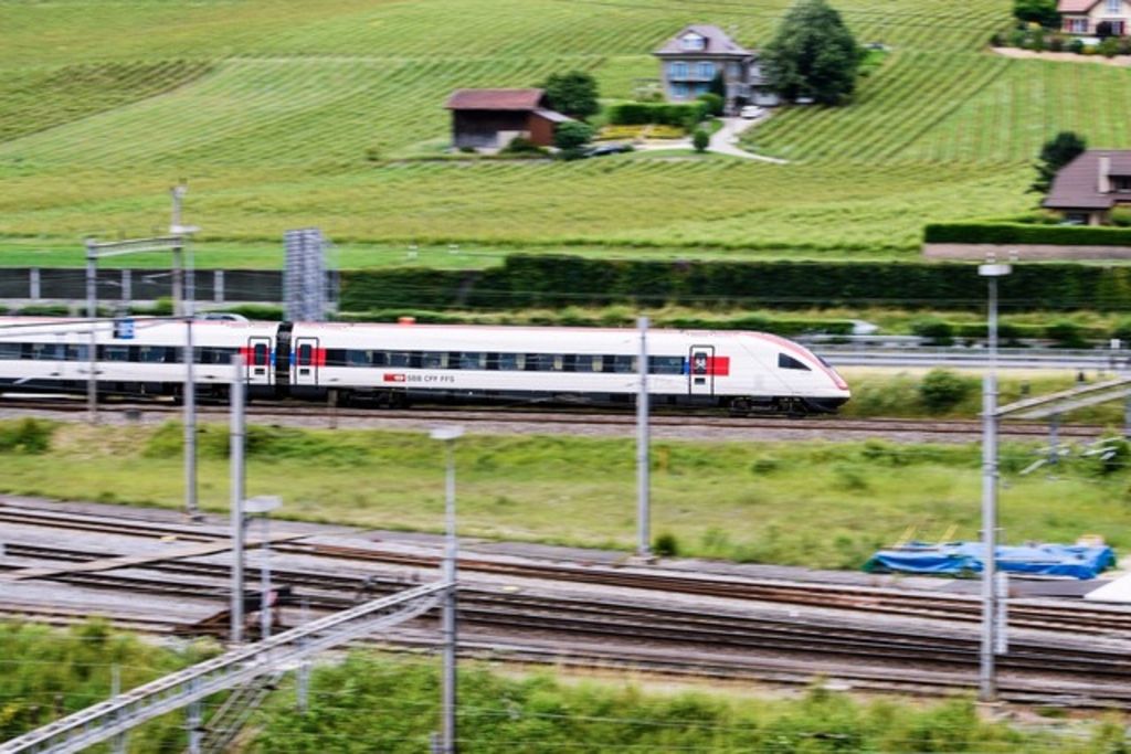 Suisse – Le bus, un concurrent potentiel au train? | 24 heures