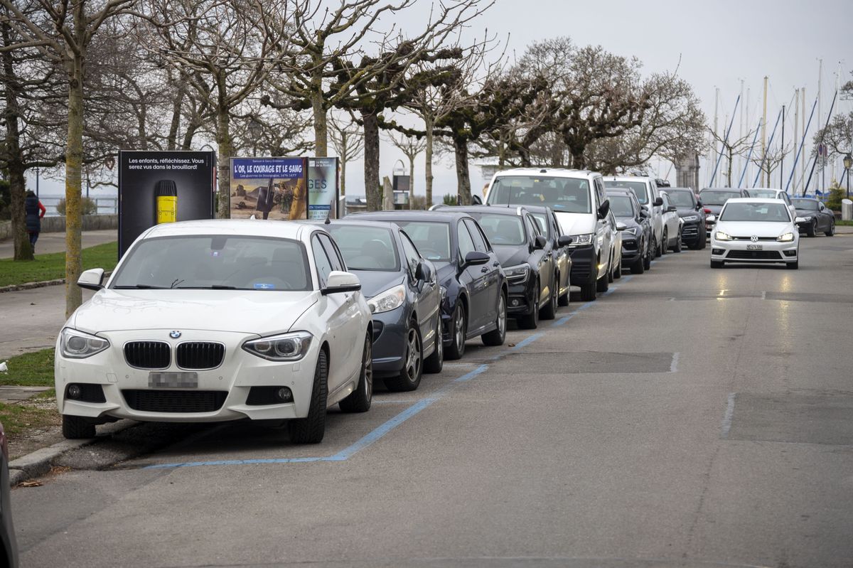 Stationnement payant : Adieu les places bleues sur les quais de Morges ...