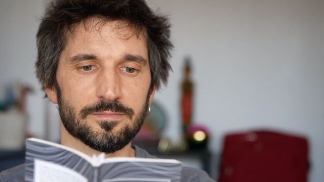 Des lectures par des acteurs de Suisse romande à découvrir sur comedien ...