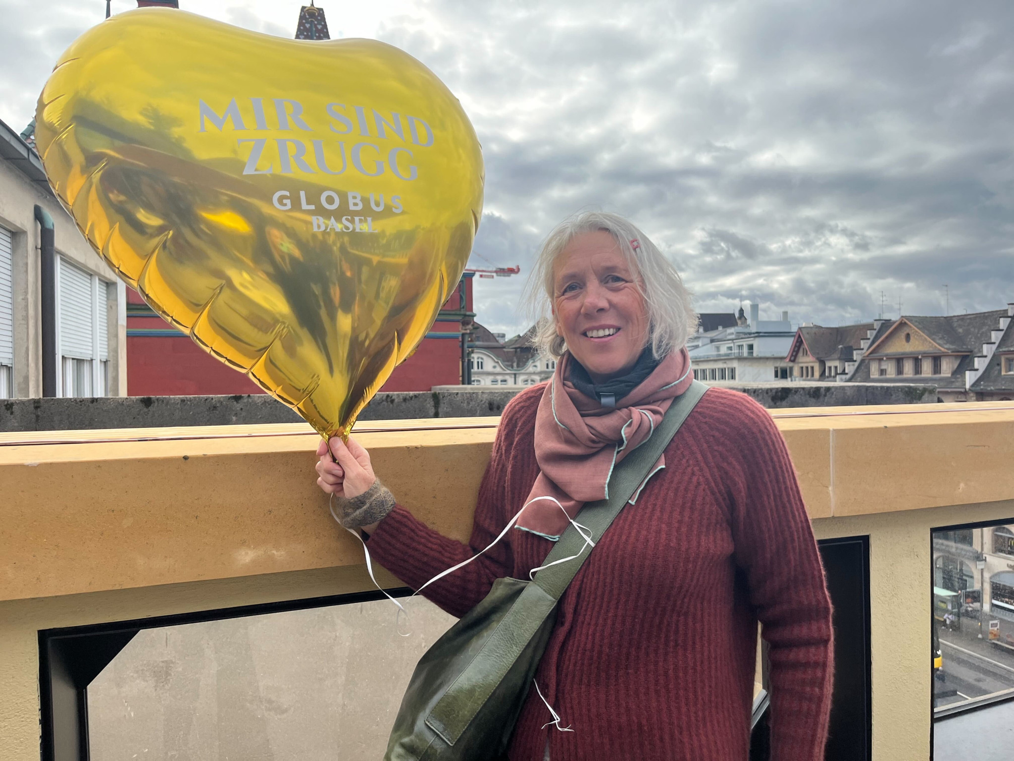 Globus Basel: Champagner und Deckenkontroverse an Eröffnung