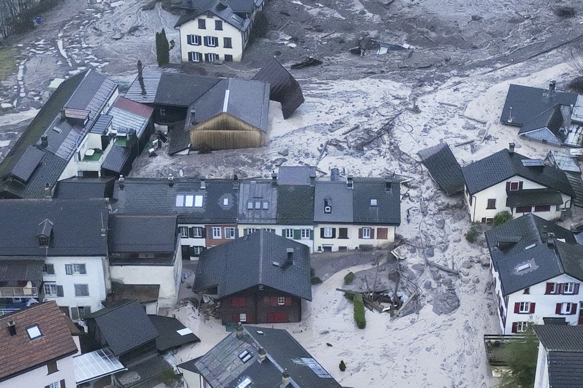 Erdrutschsituation beruhigt sich: 20 Evakuierte aus Schwanden GL dürfen zurück in ihre Häuser ...