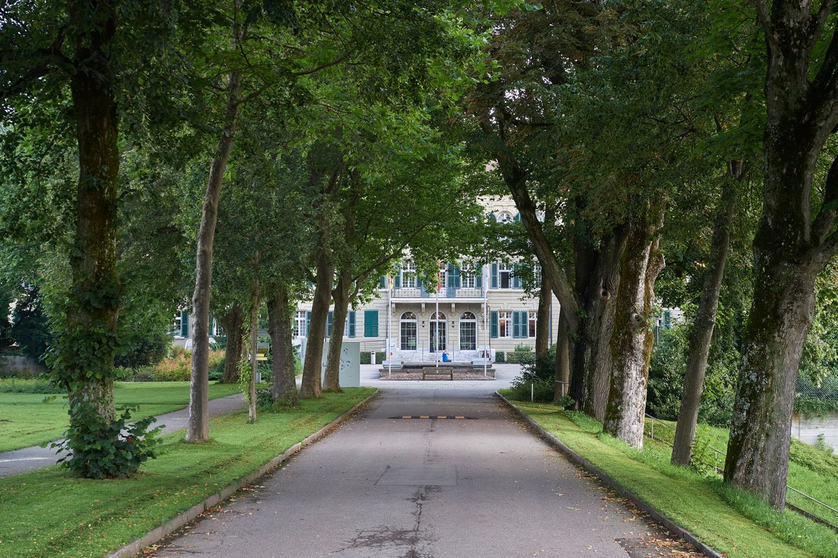 Berner Psychiatrie in Geldnot: UPD streichen Stellen und bauen Angebote ...