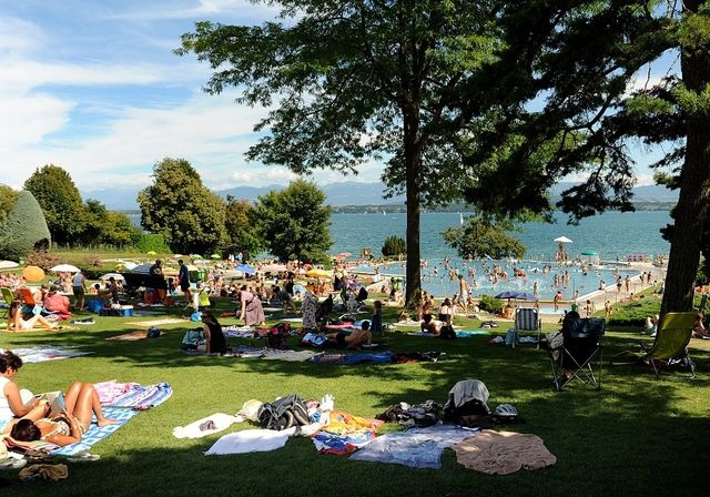 Les bassins de la piscine de Nyon sont inaccessibles | Tribune de Genève