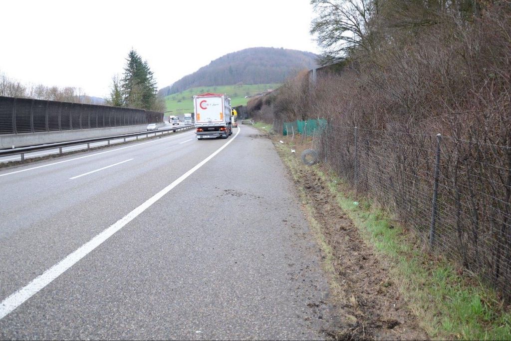 Fahrerflucht nach Beinaheunfall | Basler Zeitung