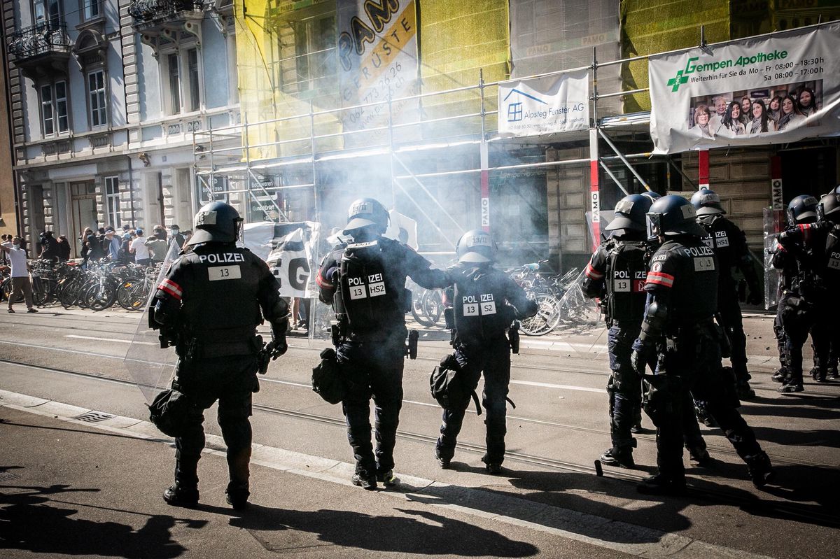 Urteile gegen Polizisten: Basler Polizei geht Gewaltvorwürfe mit neuer ...