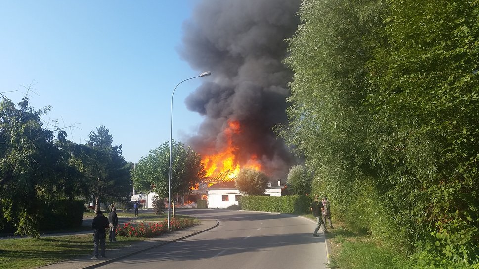 Le chantier naval d'Estavayer ravagé par les flammes