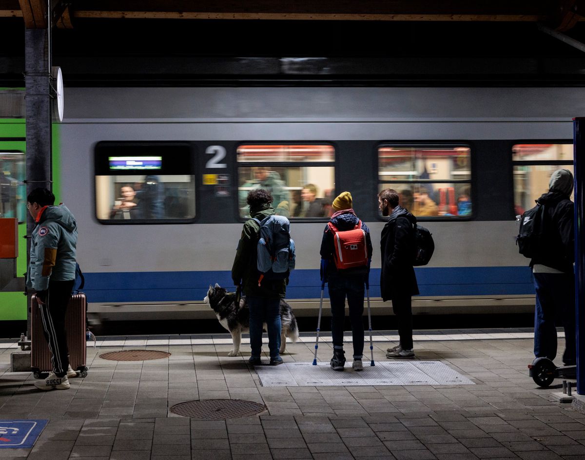 Nachtzug statt Moonliner? Berner Regierungsrat stellt die Weichen | Der ...