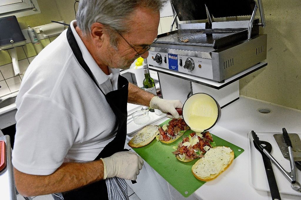 Un infatigable créateur invente le Swiss-kebab | 24 heures
