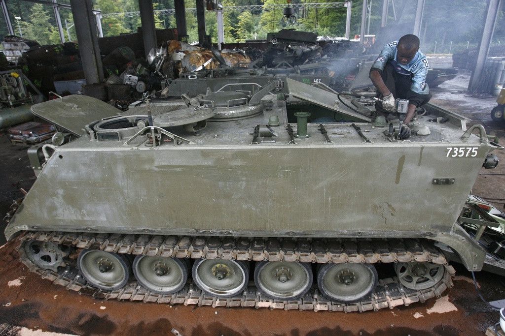 Armée suisse: Interdiction à la circulation de 248 chars de grenadiers M113 | 24 heures