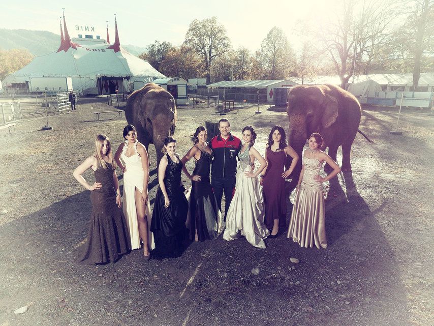 Miss Bern Ost: Finalistinnen posieren in Alvoni-Kleidern | Berner Zeitung