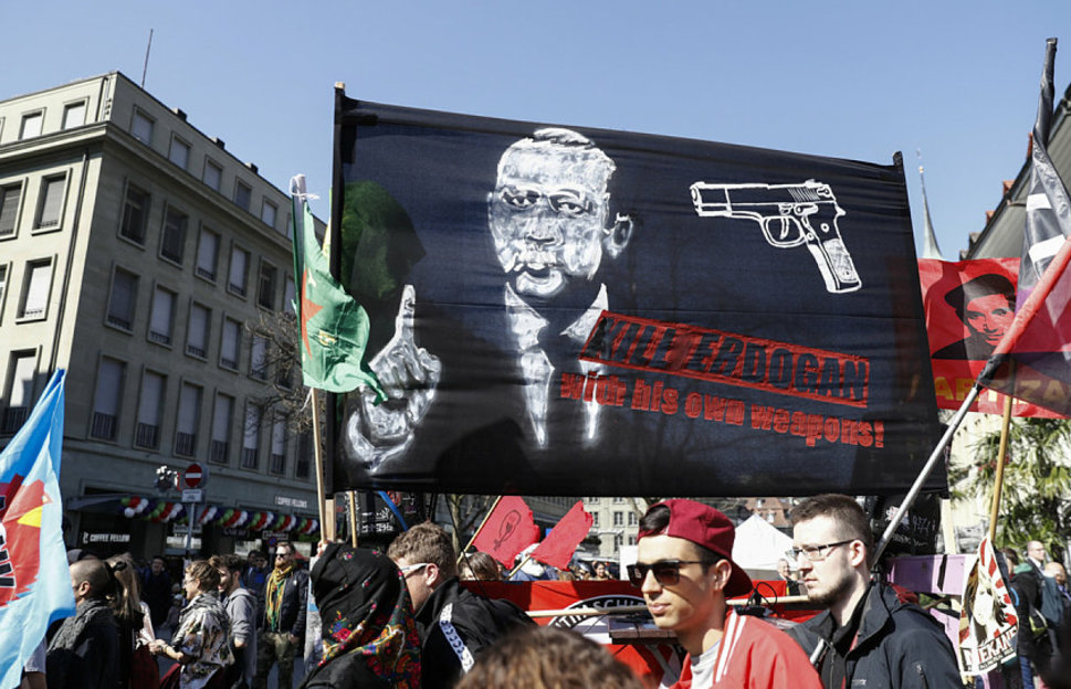 L'affiche anti-Erdogan a été expliquée