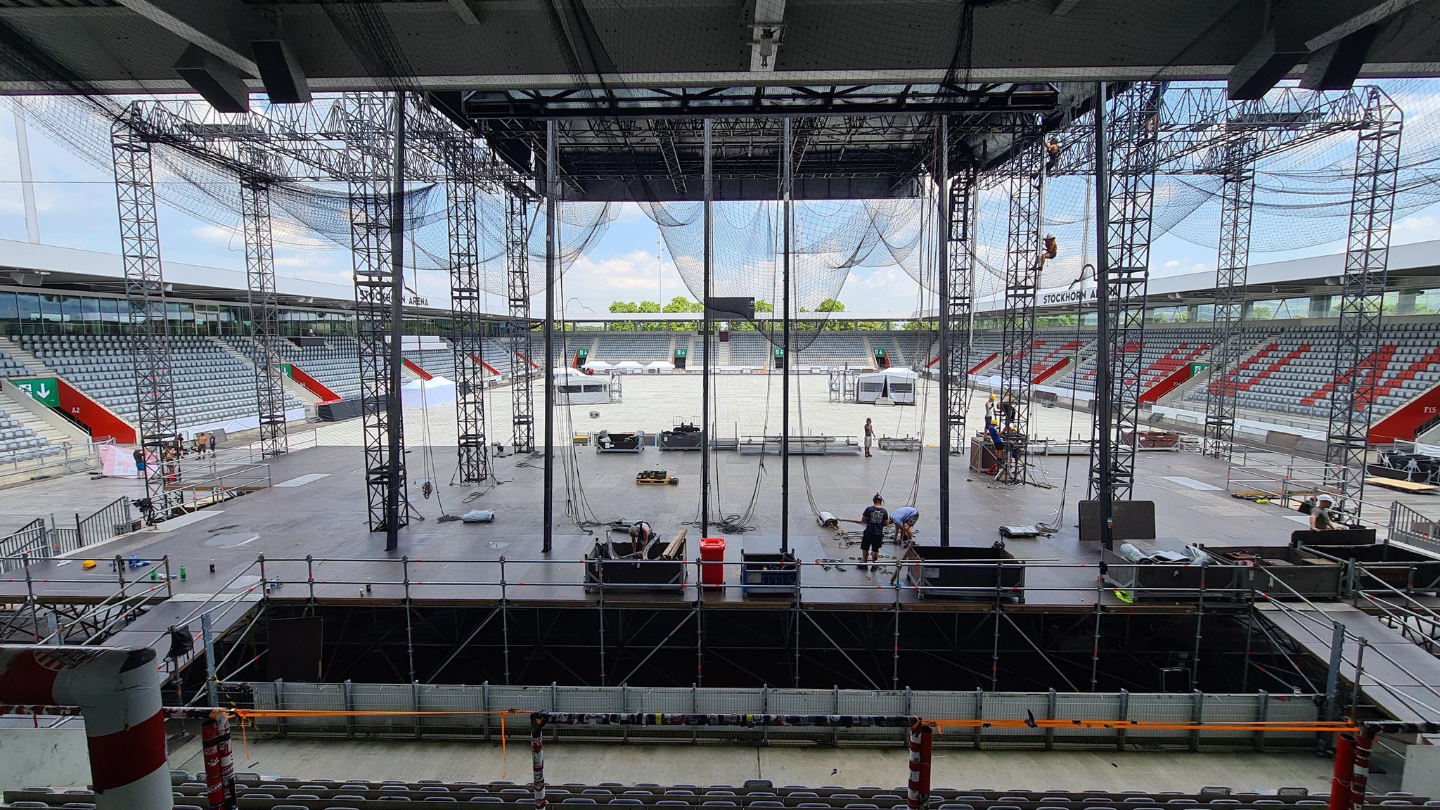 Stockhorn Arena: Mötley Crüe und Def Leppard spielen in Thun | Berner ...