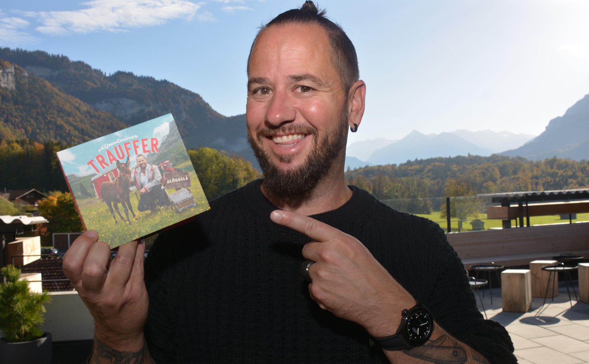 Trauffer mit 16 neuen Songs: Der Alpentainer meldet sich zurück ...