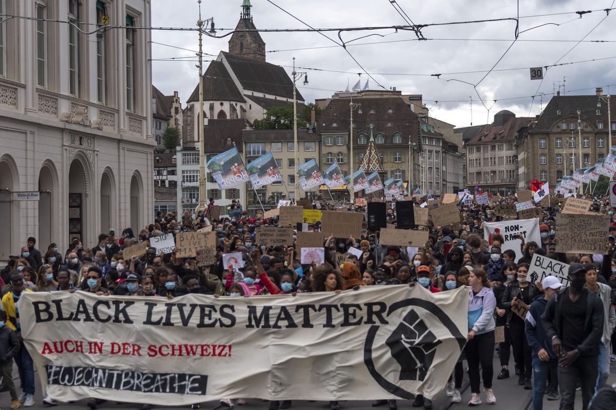 Melzls Tatbestand – «Kniest du noch oder liegst du schon» | Basler Zeitung