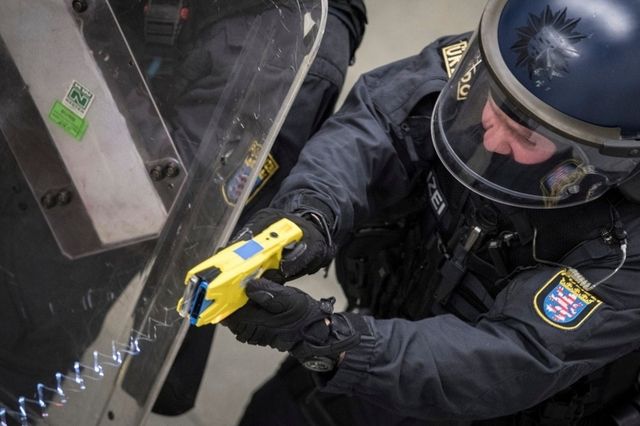 Berner Polizei will bei Tasern aufrüsten | Berner Zeitung