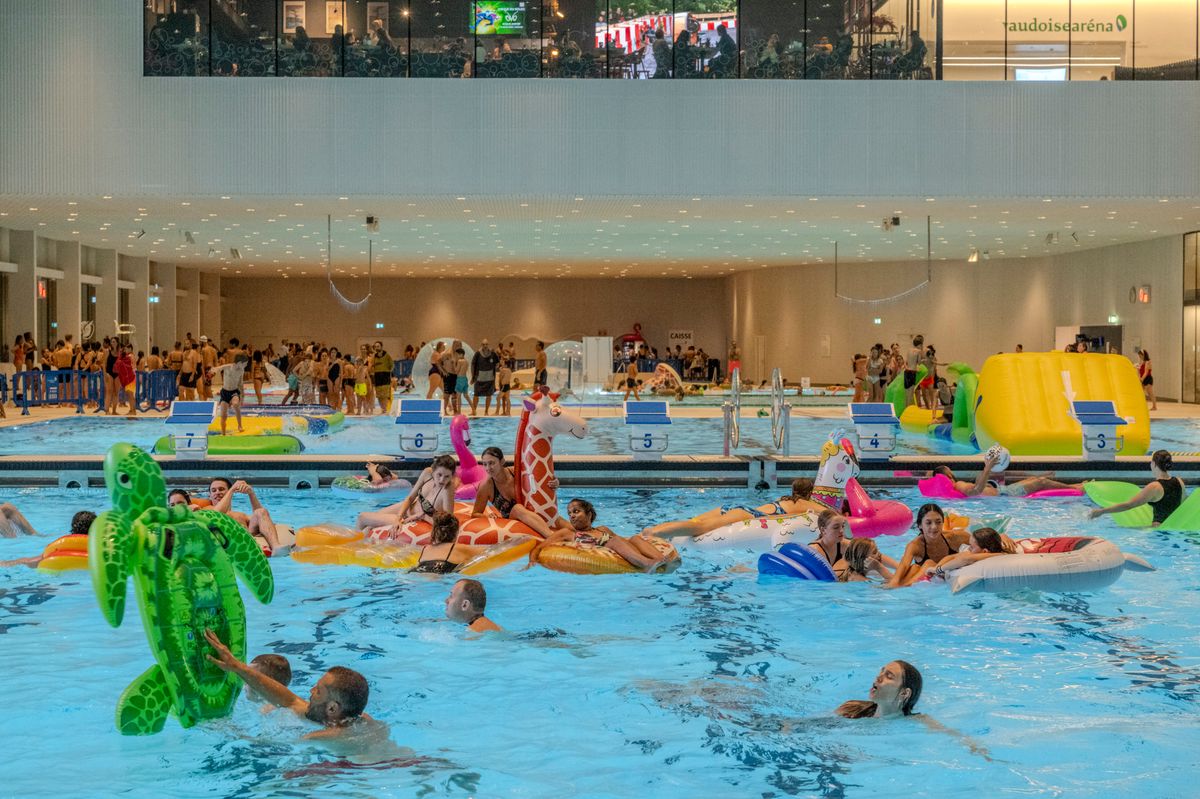 Vaudoise aréna: Une pool party inédite attire plus de 500 personnes ...