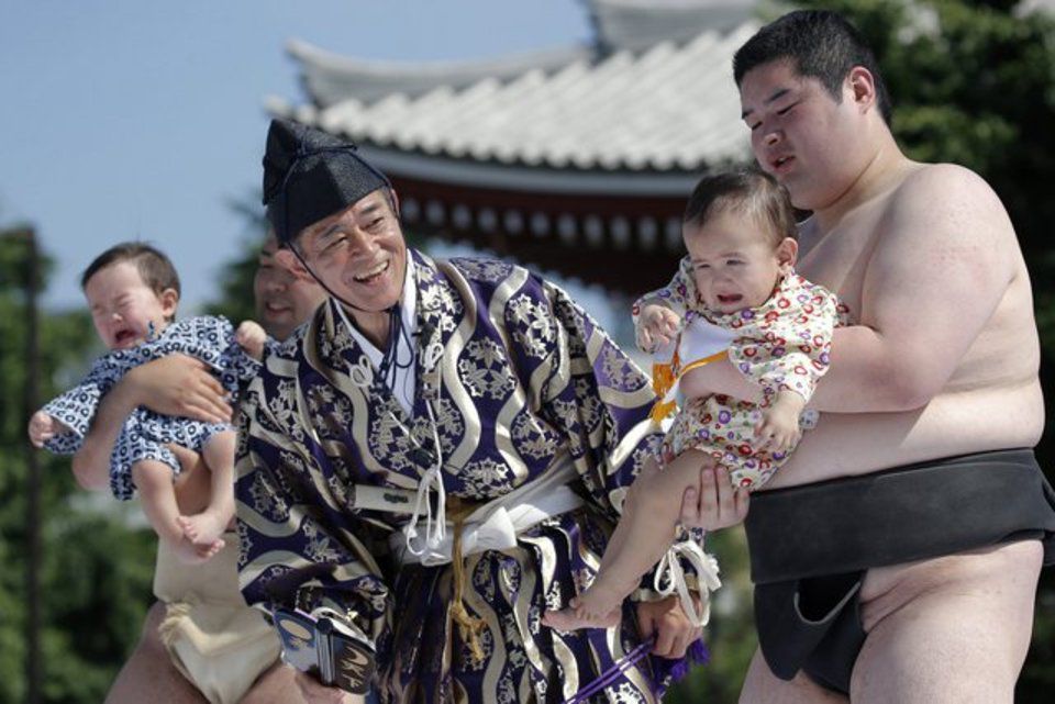 Compétition – Les «bébés sumo» s'affrontent au Japon | Tribune de Genève