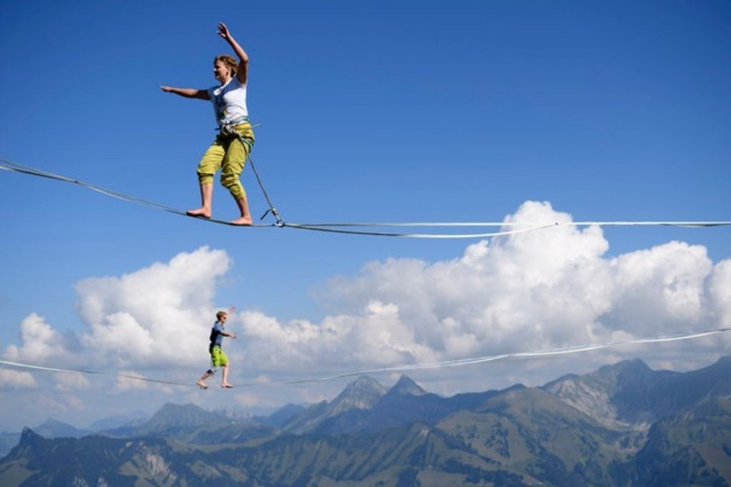Sport extrême – Les funambules aériens de retour au Moléson | 24 heures