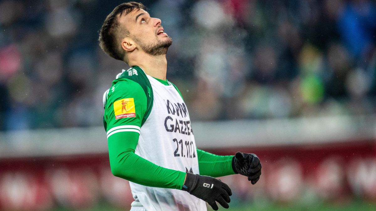 FOOTBALL: Jérémy Guillemenot averti: le carton jaune de la honte - Le Matin