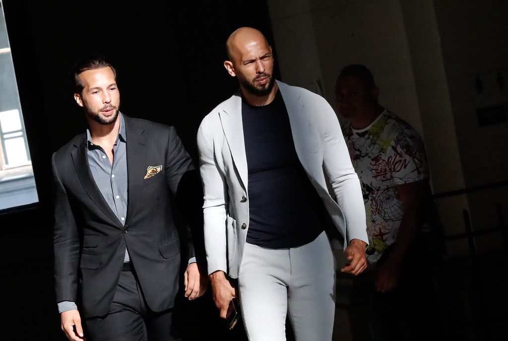 Angeklagter Influencer: Nötigung und Missbrauch – das enthüllen die ...