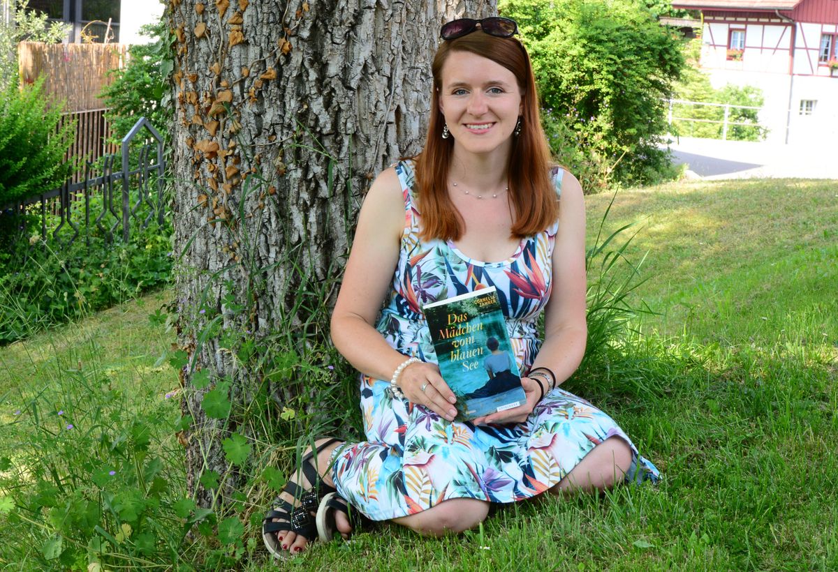 Romanautorin aus Marthalen: Sie hat eine romantische Sommerlektüre ...