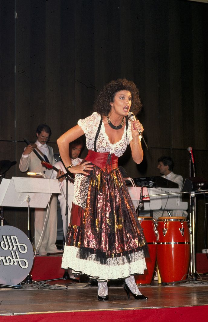 Showstar Monika Kaelin über ihr Leben: «Ich bin ein Rennpferd» | Tages ...