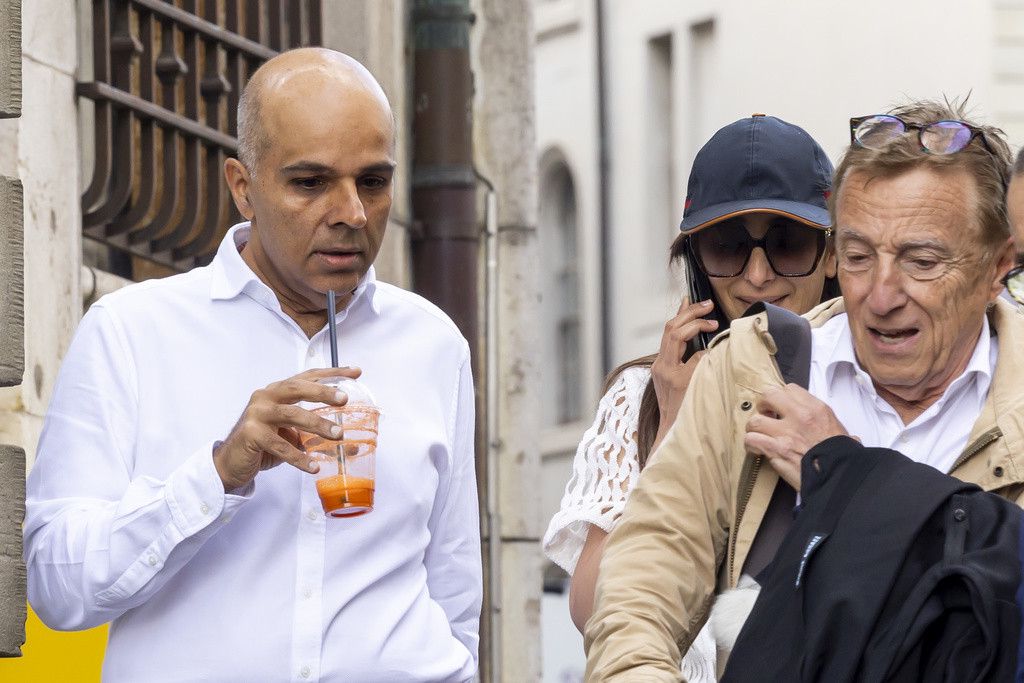 Procès à Genève: les parents Hinduja absents lundi matin | Tribune de ...