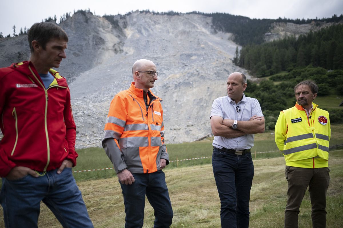 Rundgang in Brienz: Der erste Besuch nach dem Bergsturz | Berner Zeitung
