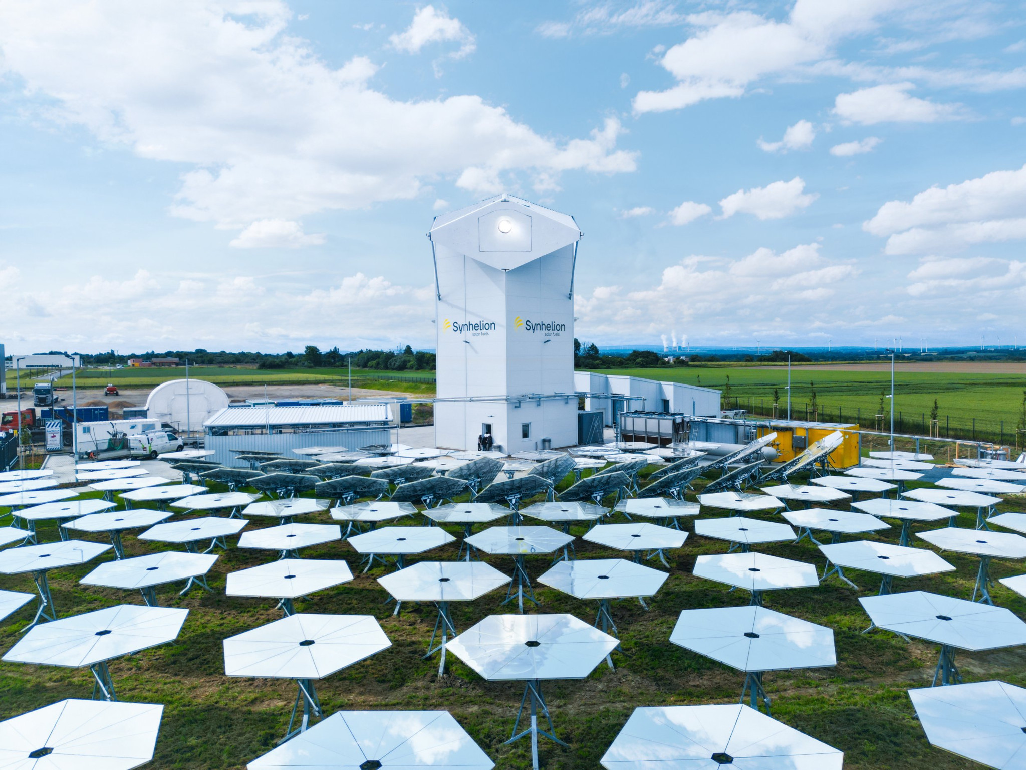 Synhelion eröffnet 1. industrielle Solartreibstoffanlage der Welt ...