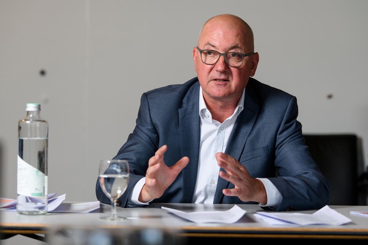 Nach dem Rücktritt von Ueli Maurer: Isaac Reber wird als ...