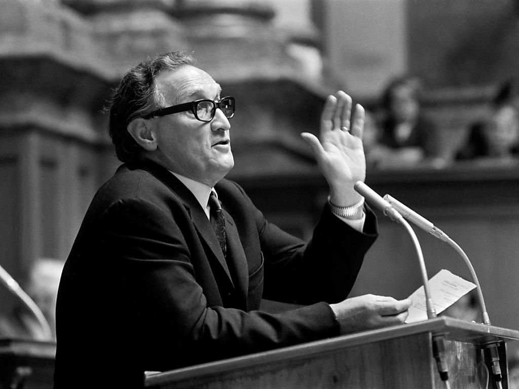 Ehemaliger Nationalrat – Bieler Lehrer und Politiker Arthur Villard erhält Promenade | Berner ...