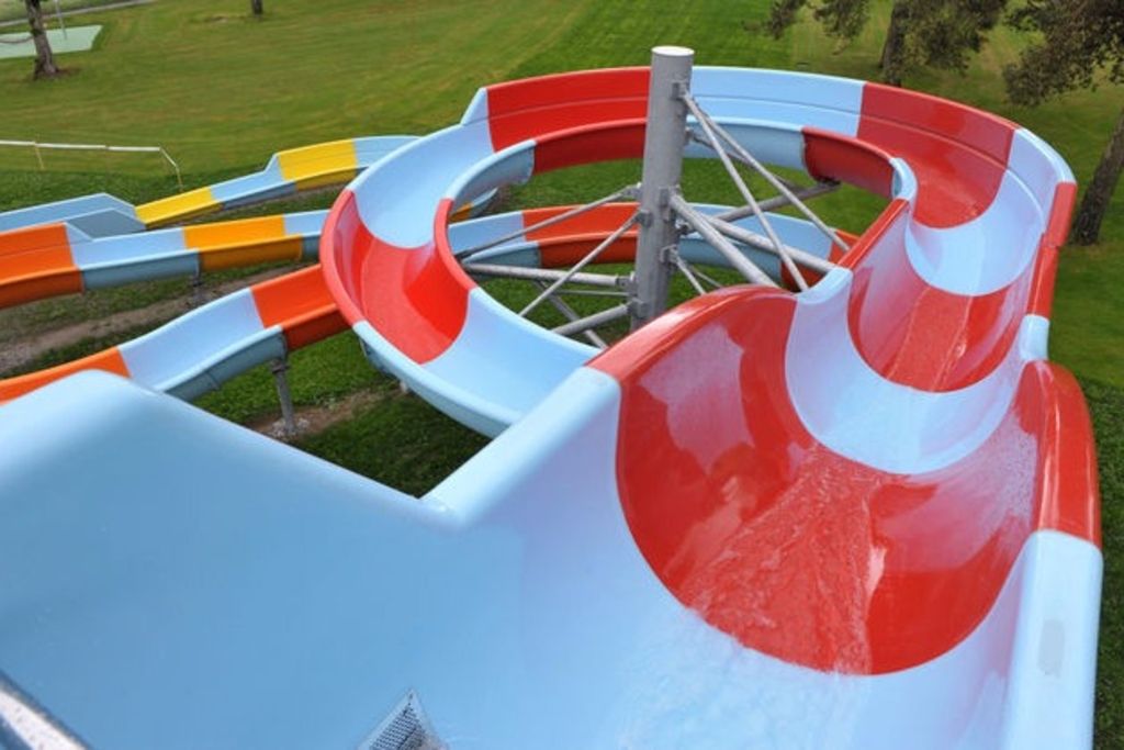 Neuer Rollstuhl-Lift in der Badi Uetendorf | Berner Zeitung