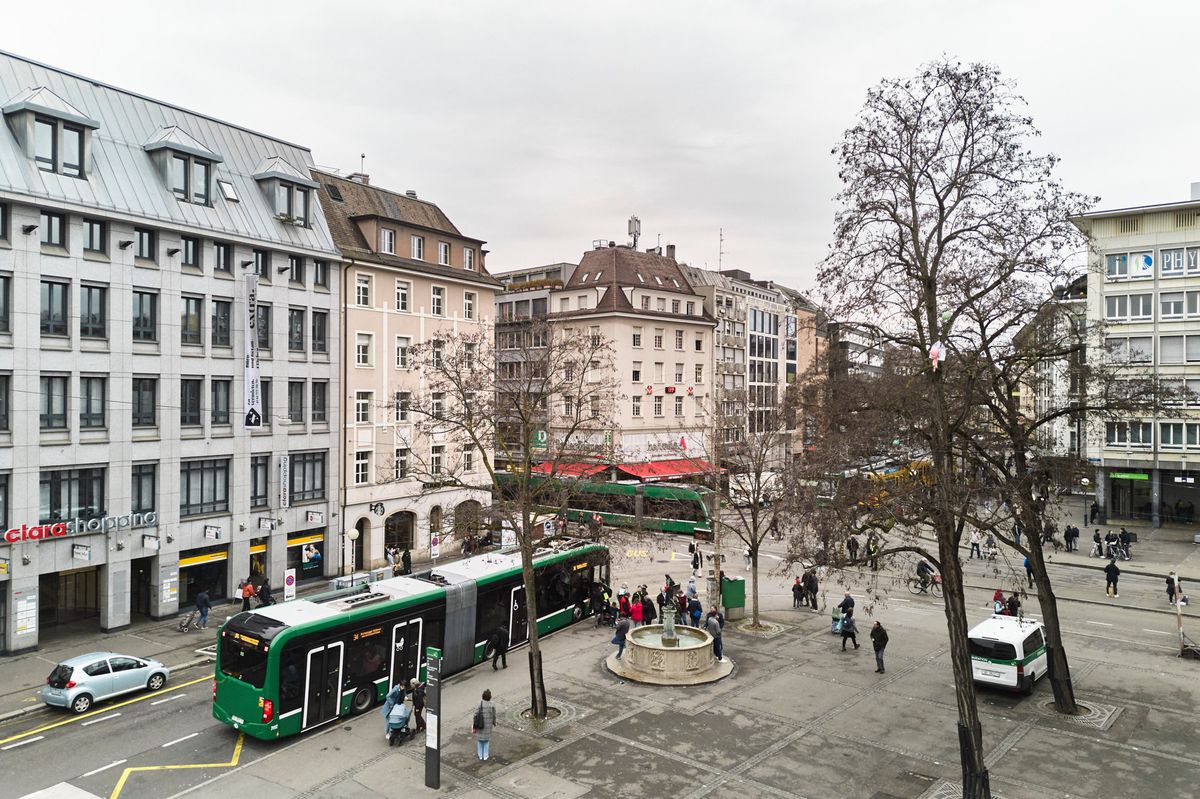 Verhandlung am Basler Strafgericht: Ihr Kollege warf den Böller ins ...