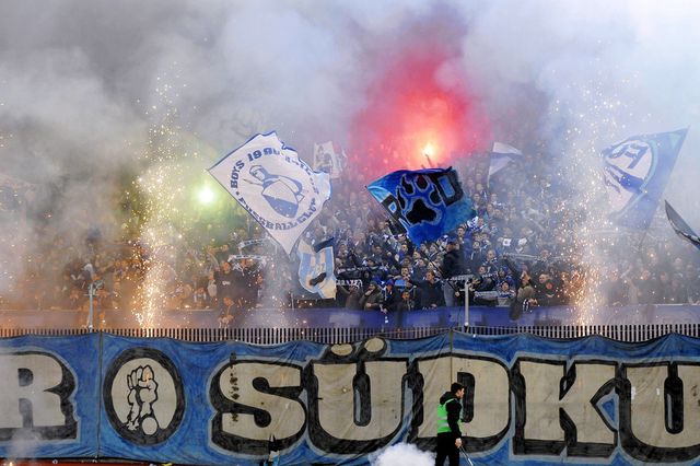 Polizei sperrt die FCZ-Fans aus | Der Bund