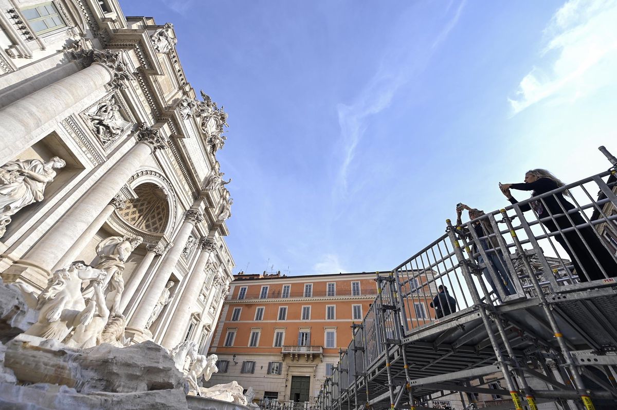 Wahrzeichen von Rom: Trevi-Brunnen über Steg begehbar | Der Bund