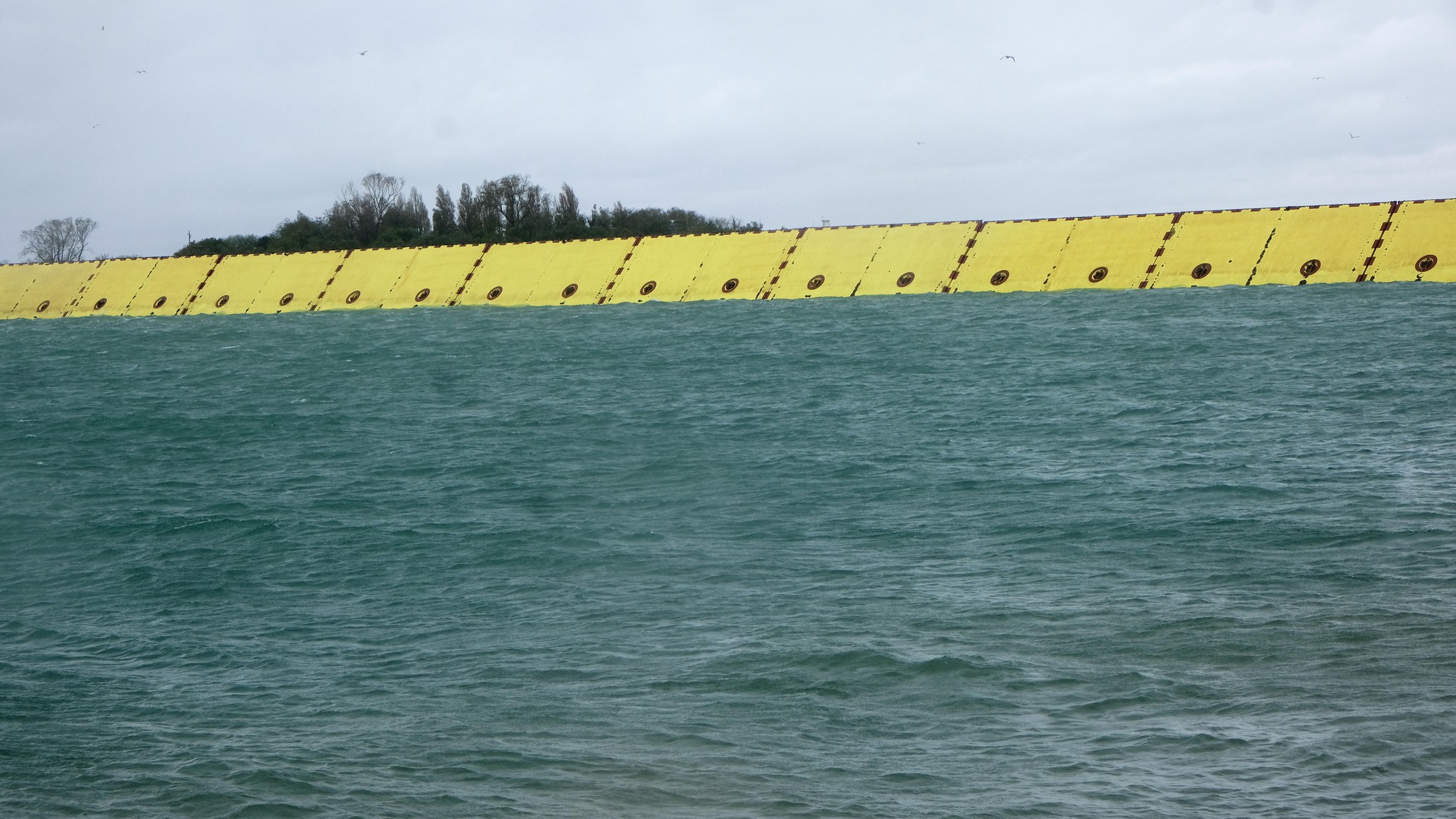 Klappen-Bollwerk «Mose»: Venedig aktiviert Flutschutz-System gegen ...