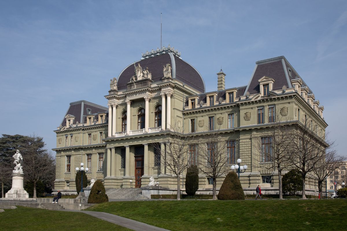 Justice vaudoise: Dix ans de prison pour avoir amené 37 kg de coke à ...