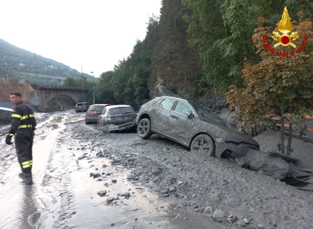 Intempéries: une impressionnante coulée de boue dévaste une localité ...
