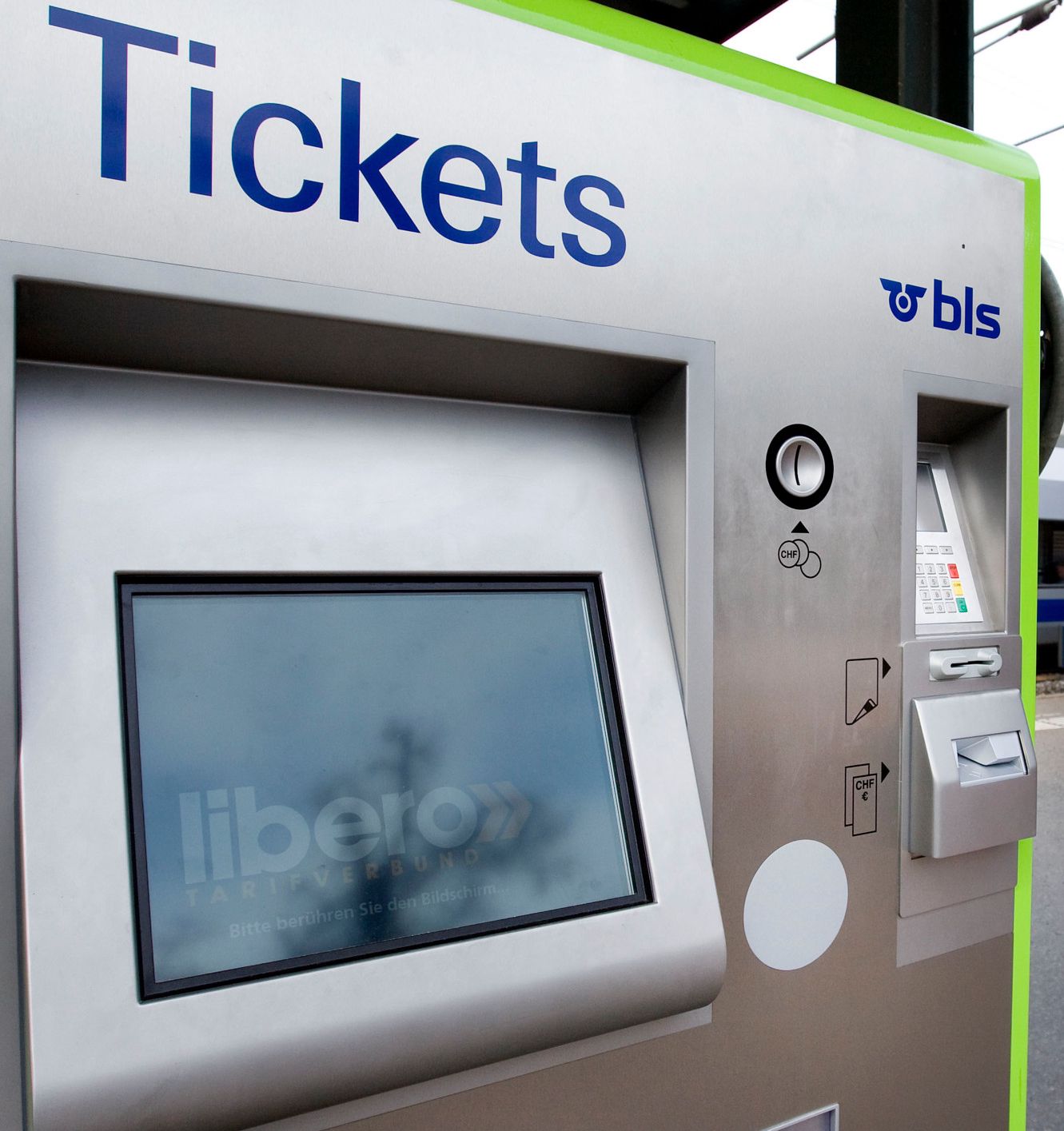 BLS-Tickets: Berner Regierung akzeptiert bargeldlose Automaten | Der Bund