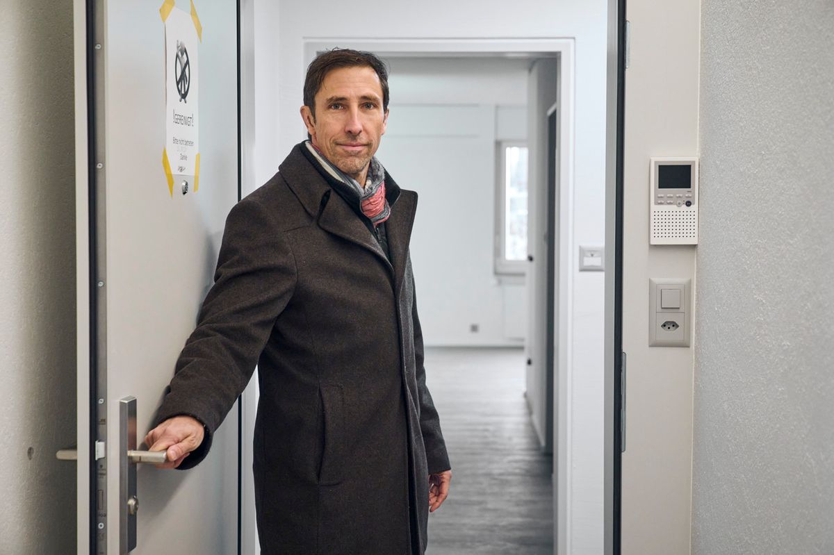 Ihm gehören 600 Wohnungen in Basel: Grossvermieter trifft auf ...