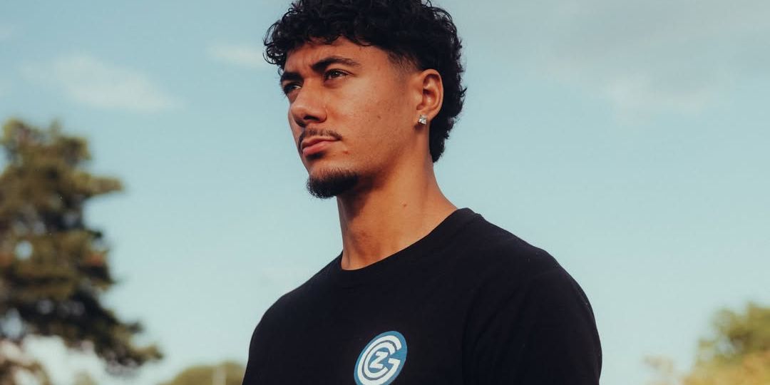 Laurasolerr porno if you like curvy voluptuous girls you