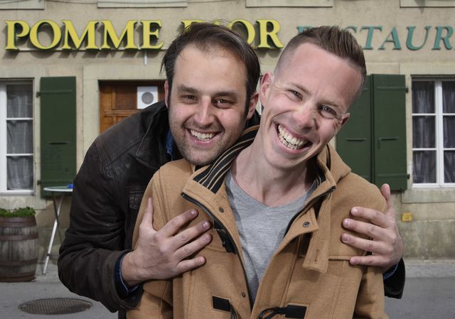 Les deux humoristes des champs se font un nom sur les scènes des villes ...