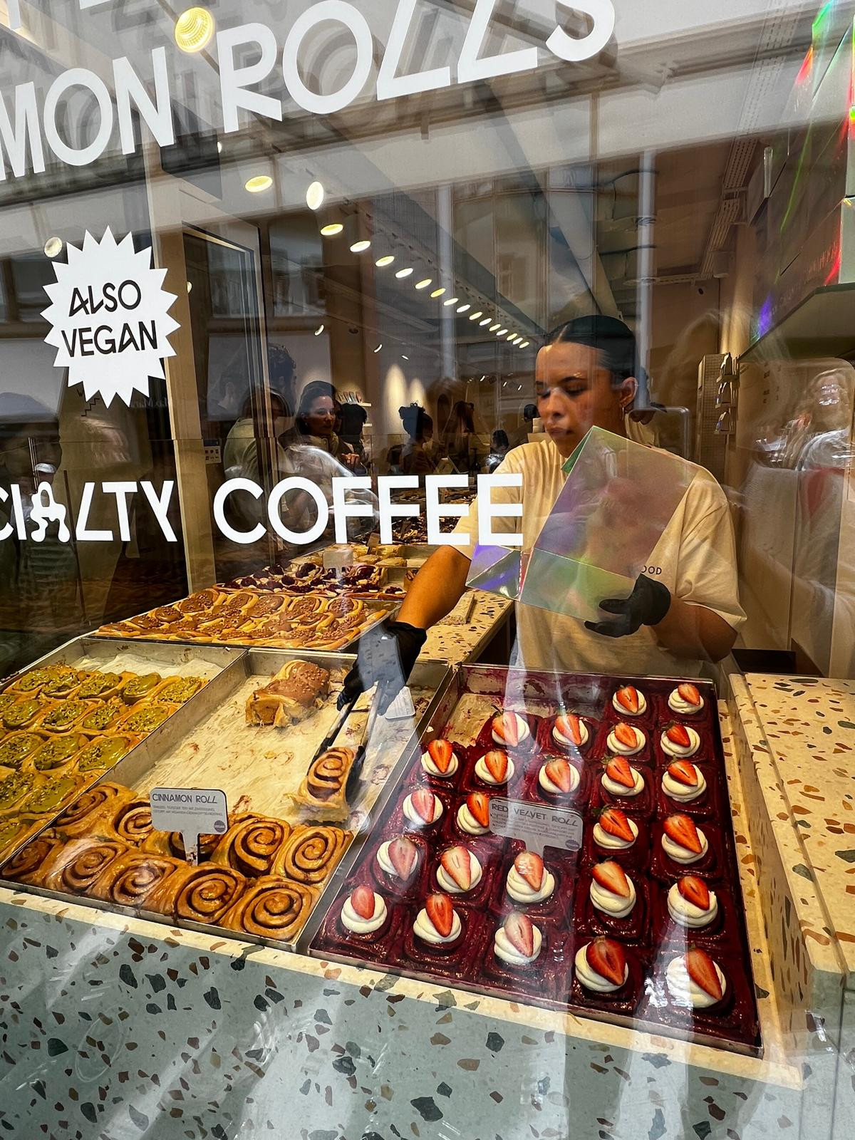 Cinnamood eröffnet Filiale in Basel: Hunderte stehen für die ...